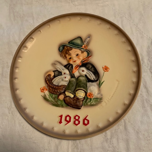 Hummel | Wall Decor | 986 Annual Hummel Plate In Original Box Comes ...